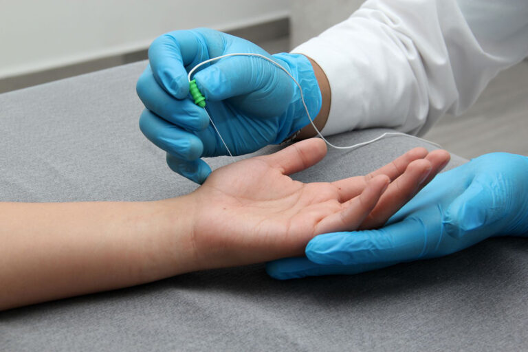 نوار عصب و عظله یا (EMG) چیست؟ - دکتر علی نیرومند